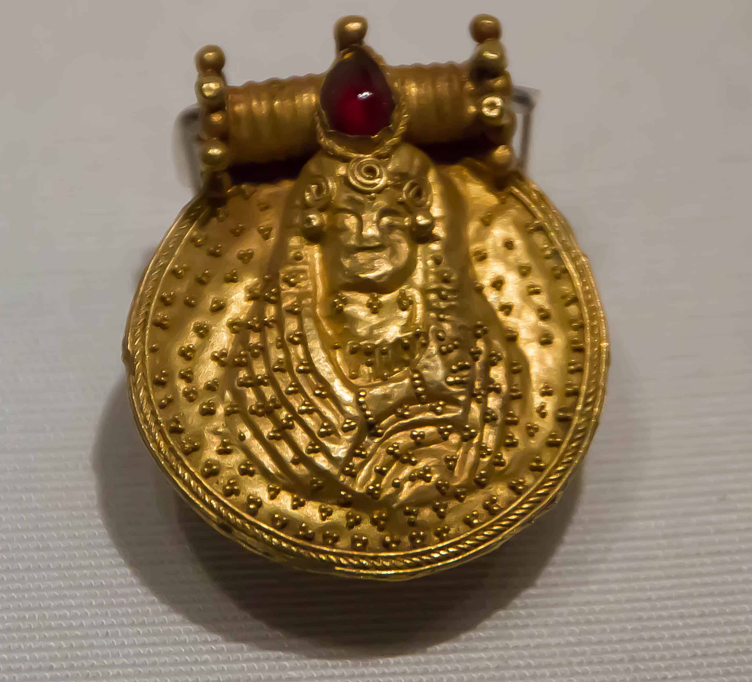 Ancient Gold. | Antique Jewelry University