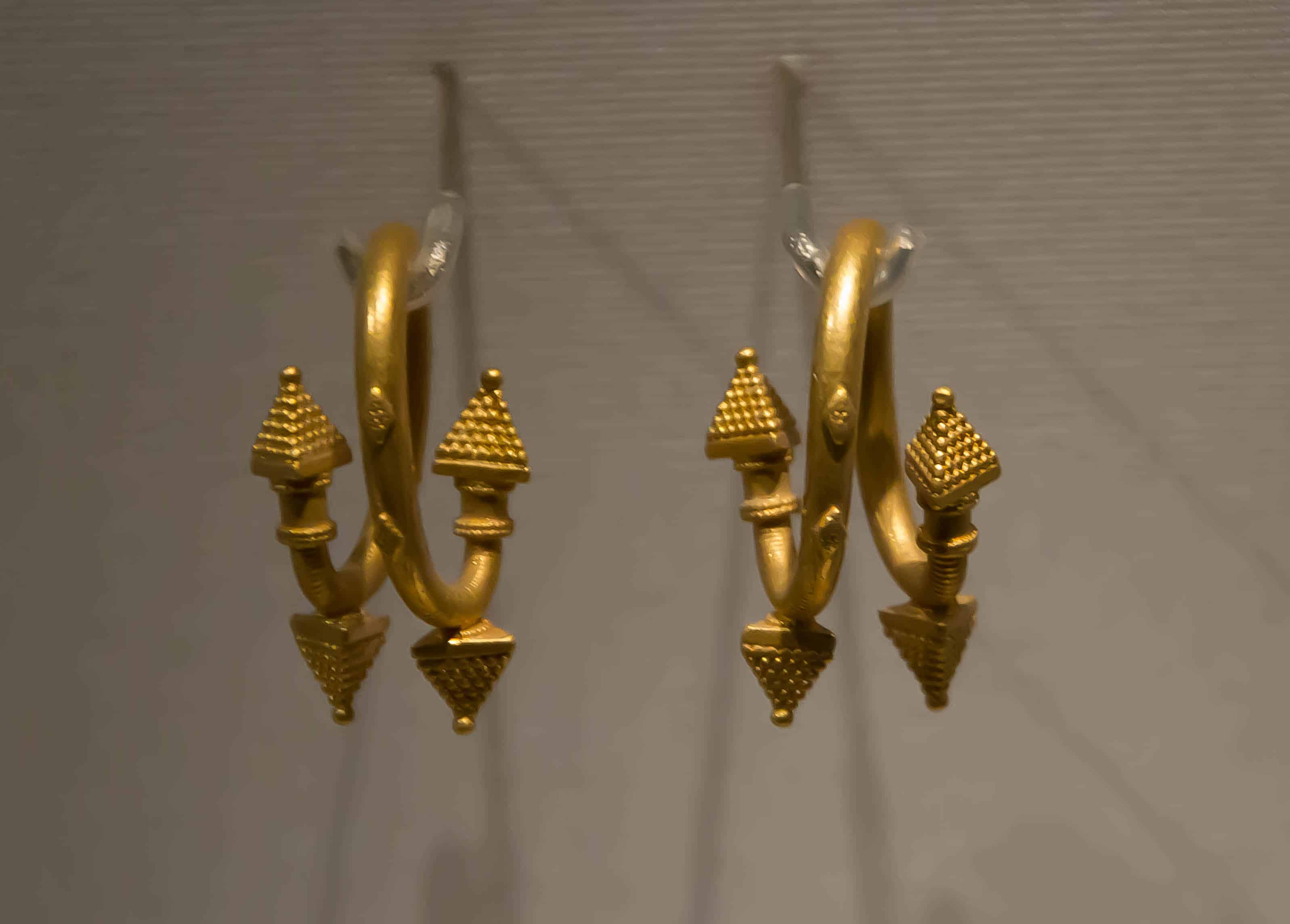 Ancient Golden Earrings.(12) | Antique Jewelry University