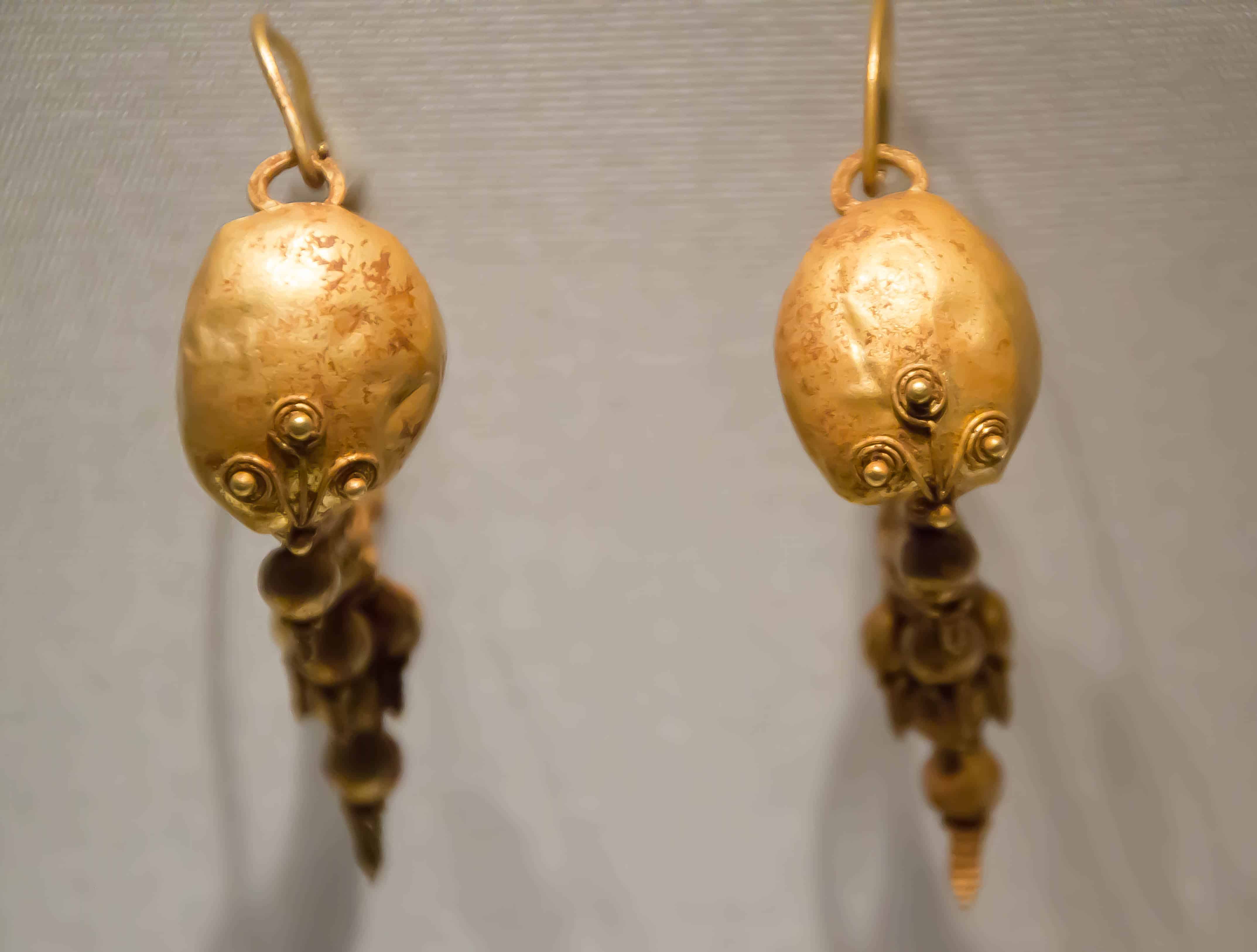Ancient Golden Earrings. | Antique Jewelry University