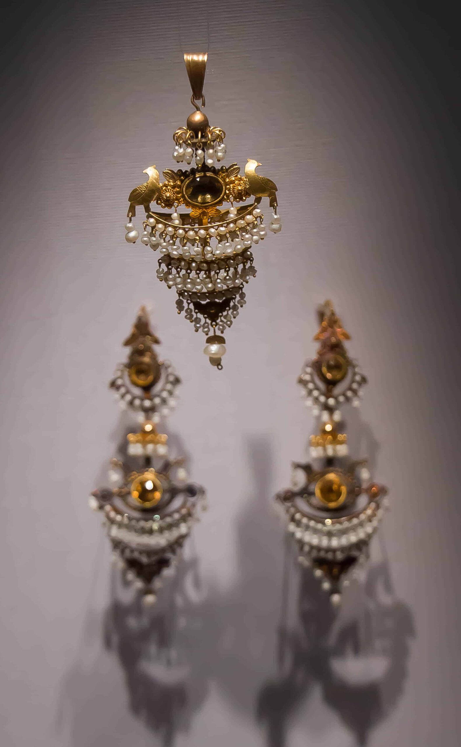 Baroque_pearls_parure – Antique Jewelry University