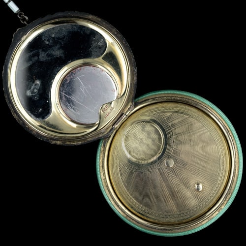 Guilloche_Enamel_Compact_open_479 – Antique Jewelry University
